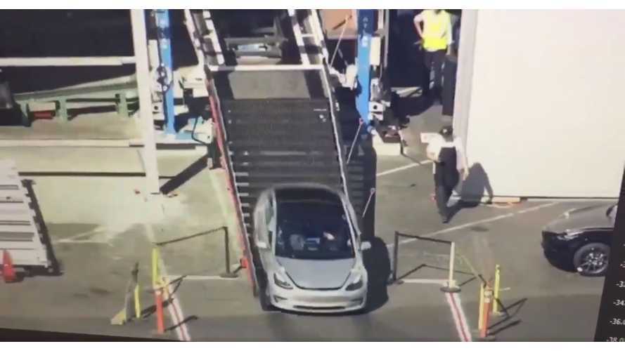Check Out This Amazing Look Inside The Tesla Fremont Factory