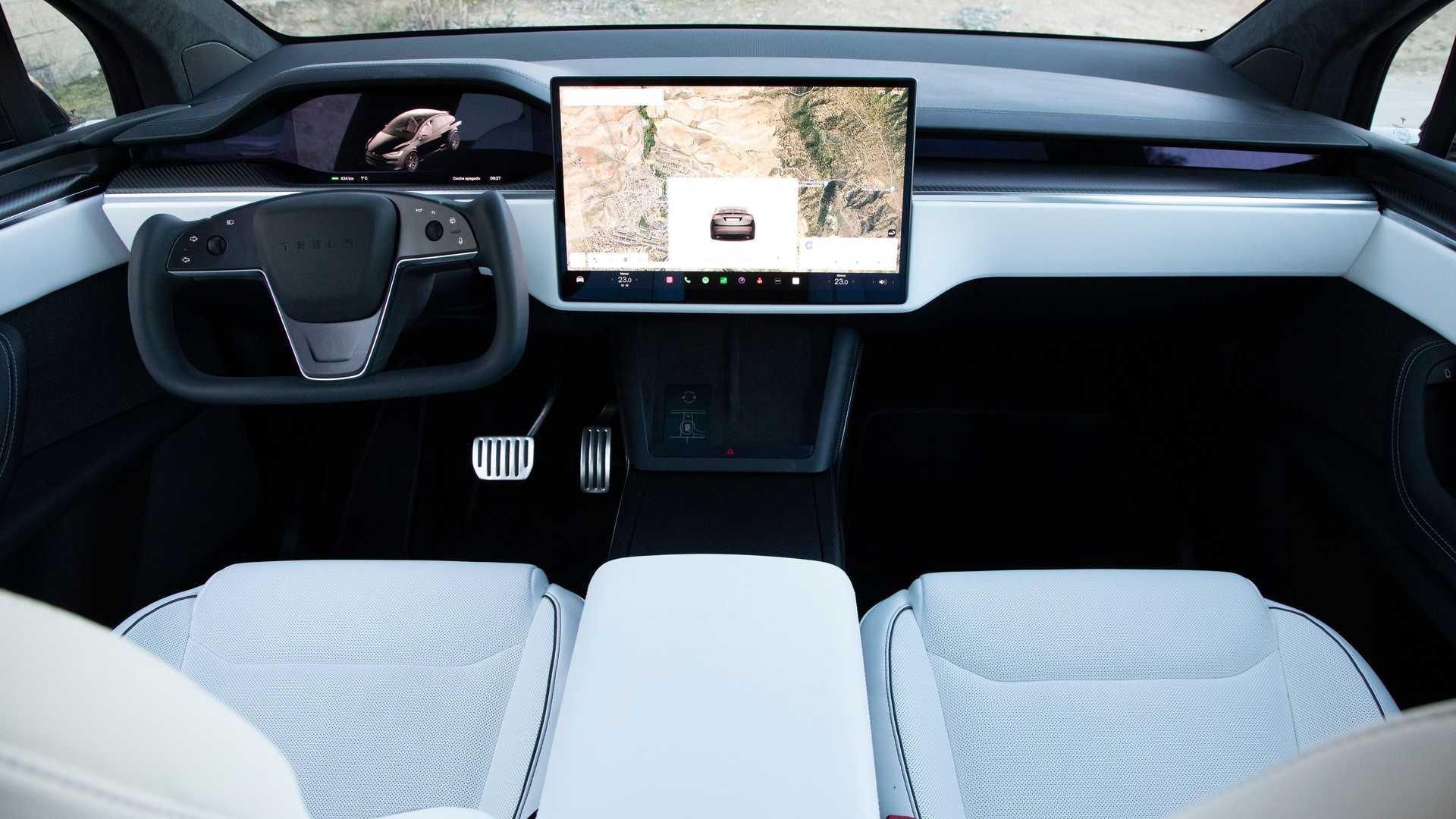Tesla Model X Plaid 2023: al volante del SUV más potente del mundo