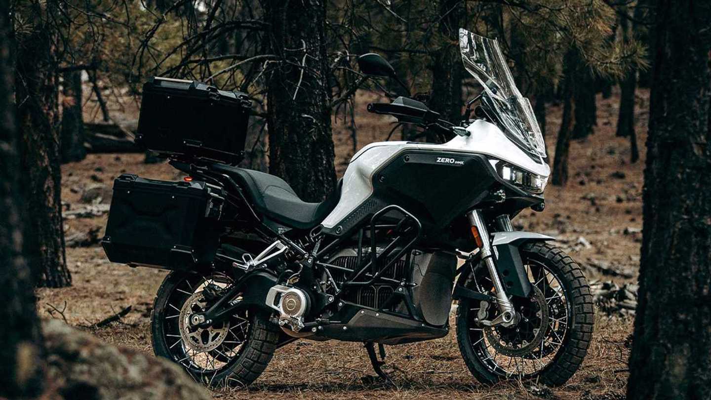 Spec Showdown: Zero DSR/X Vs. Energica Experia