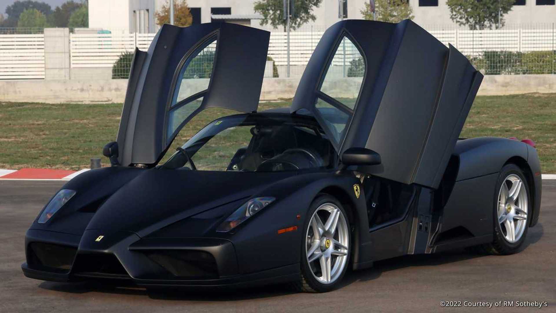 Este Ferrari Enzo Matte Nero Opaco único sale a subasta