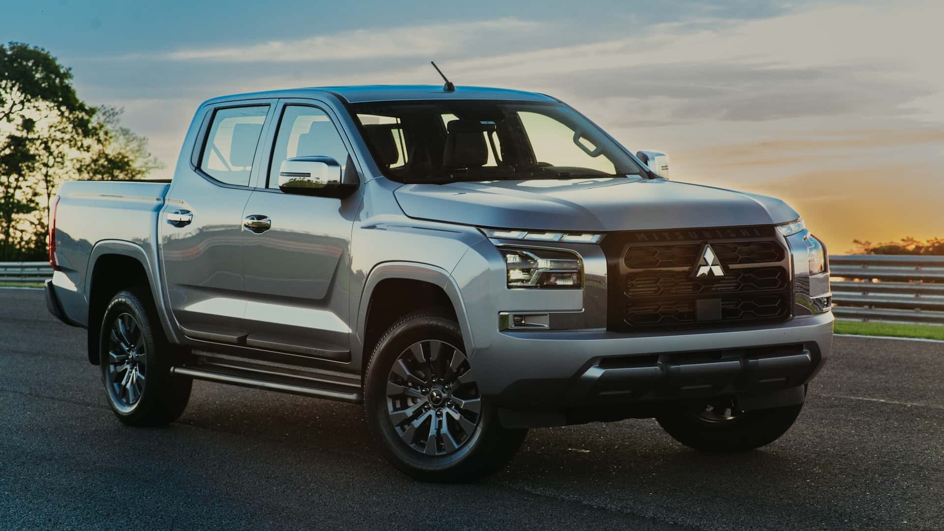 Feita no Brasil, Mitsubishi Triton 2026 chega com seis versões por R ...