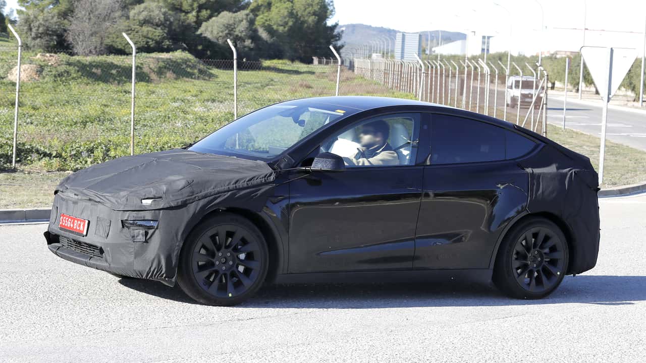 Tesla Model Y "Juniper" (2025): Facelift kurz vor Start erwischt