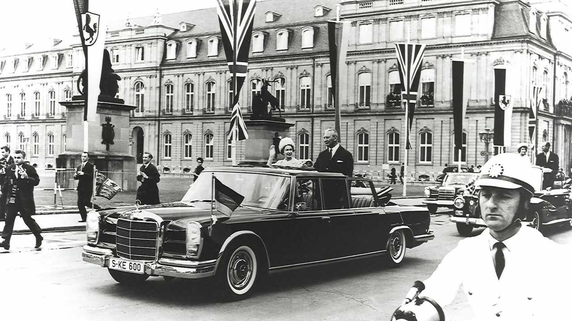 Queen Elizabeth II. fuhr auch mal Mercedes