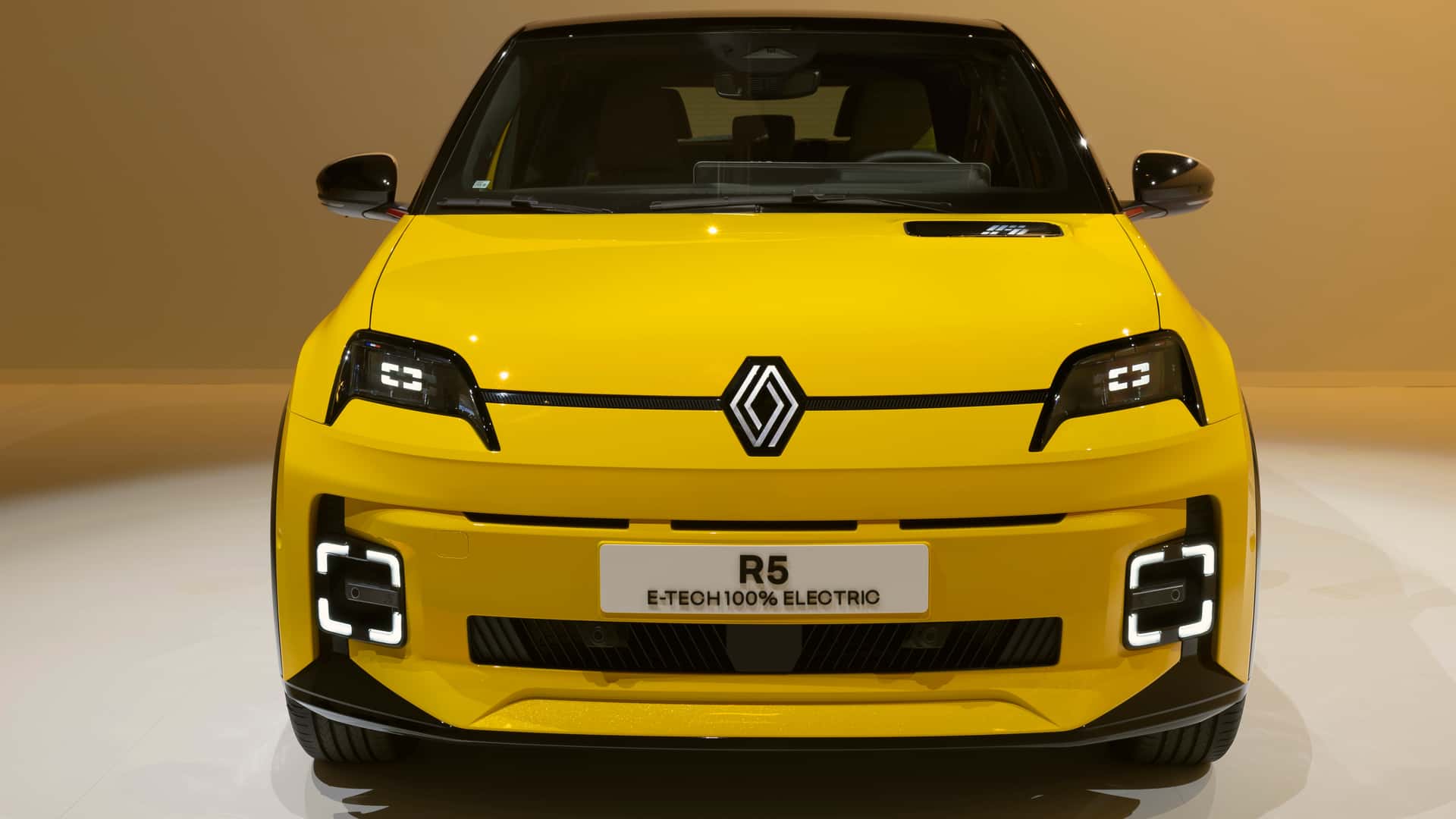 La Renault 5 E-Tech Electric piace, lo dicono i numeri