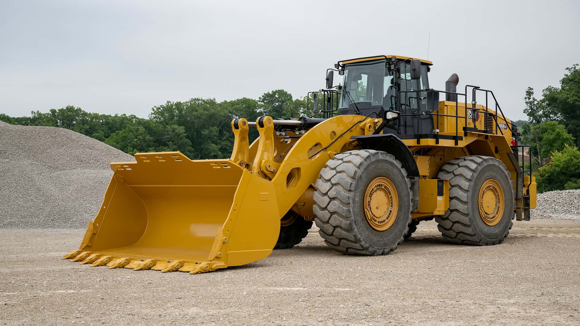 Caterpillar lanza la nueva cargadora de ruedas 988 GC