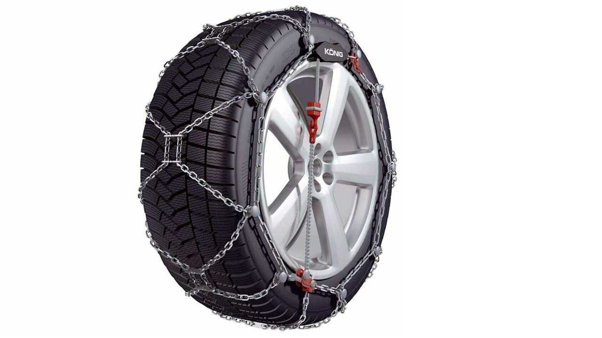 5 Things To Keep In Your Car This Winter: Don’t Be Caught Unprepared