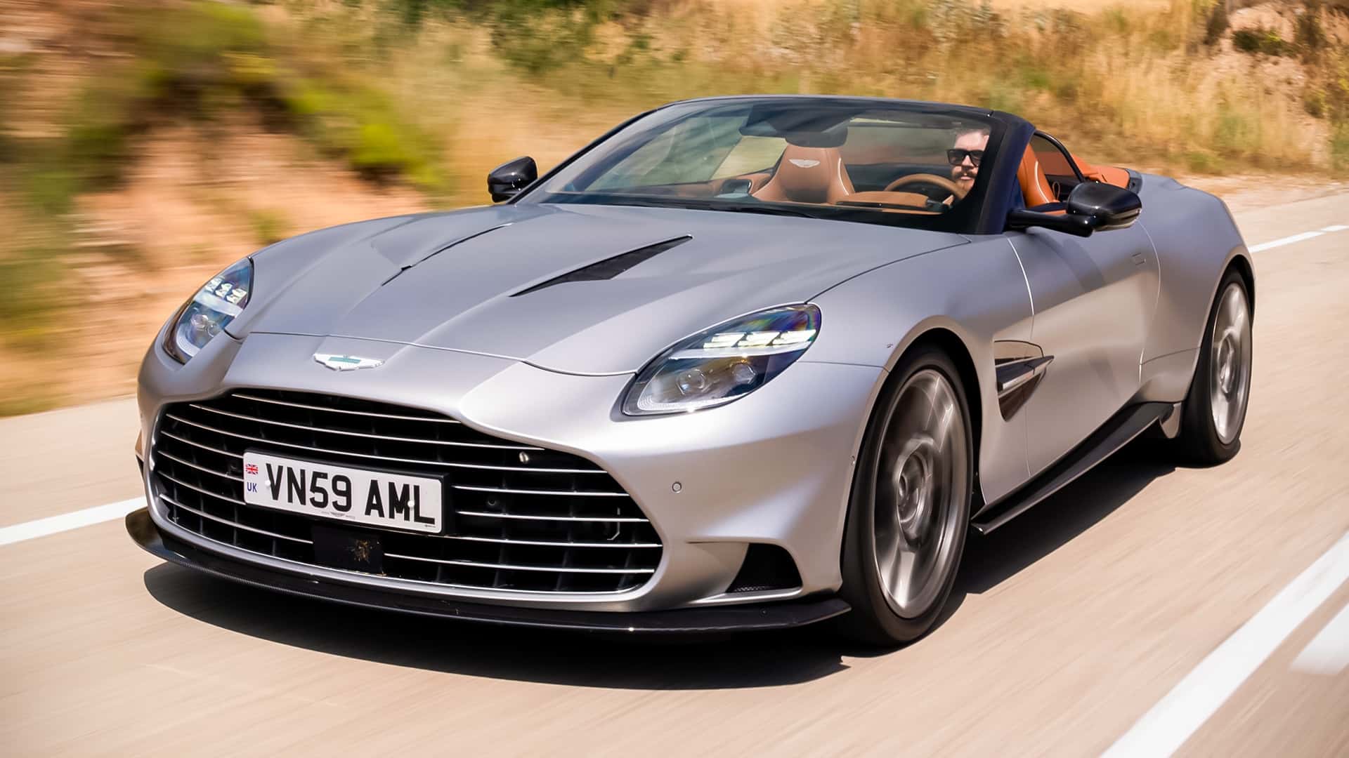 Foto: Aston Martin Vanquish Volante (2025), la prova | Motor1.com