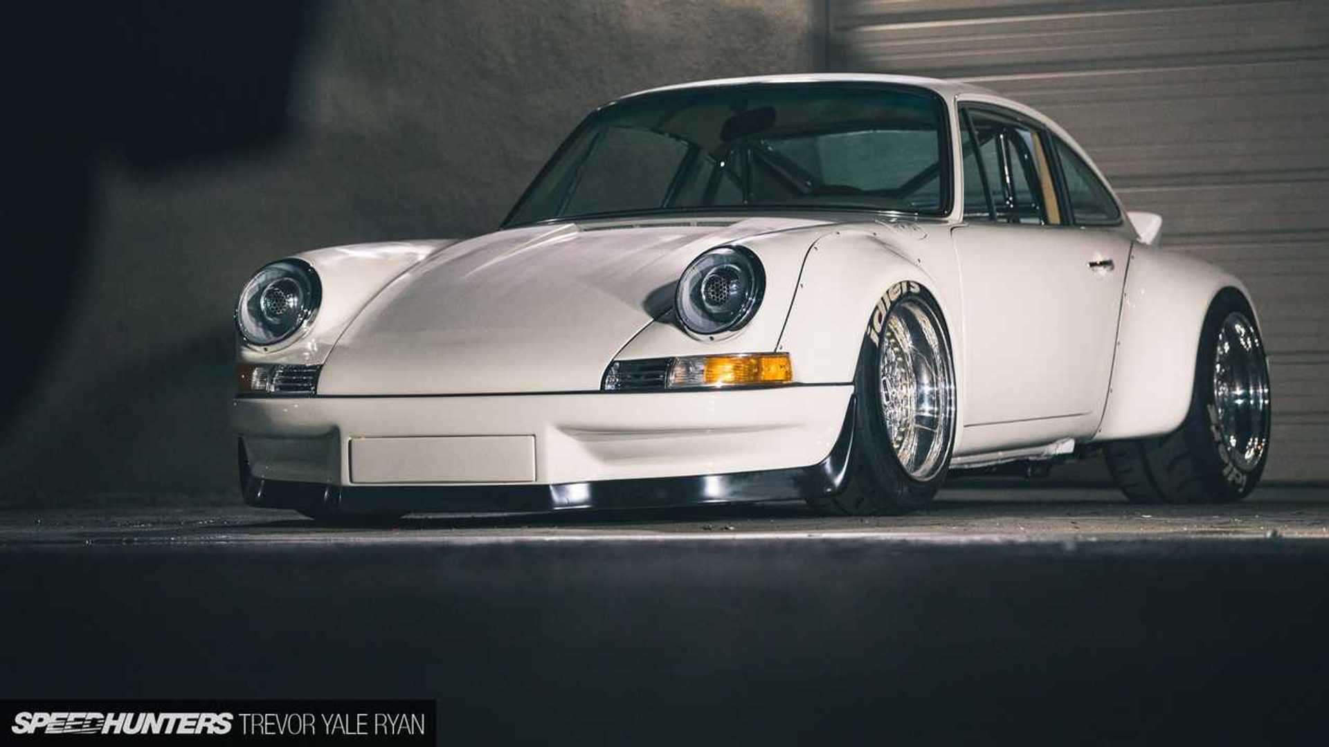 Porsche 911 E-RWB - Une 911 de l'époque avec un moteur électrique