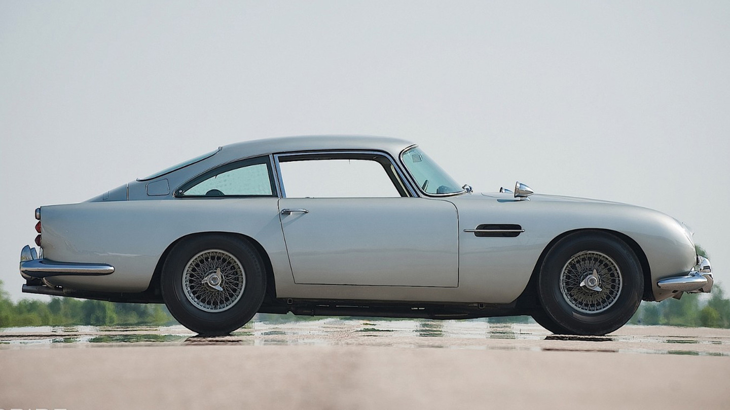 PHOTOS - Découvrez la Speedback GT pour une séance photo "British"