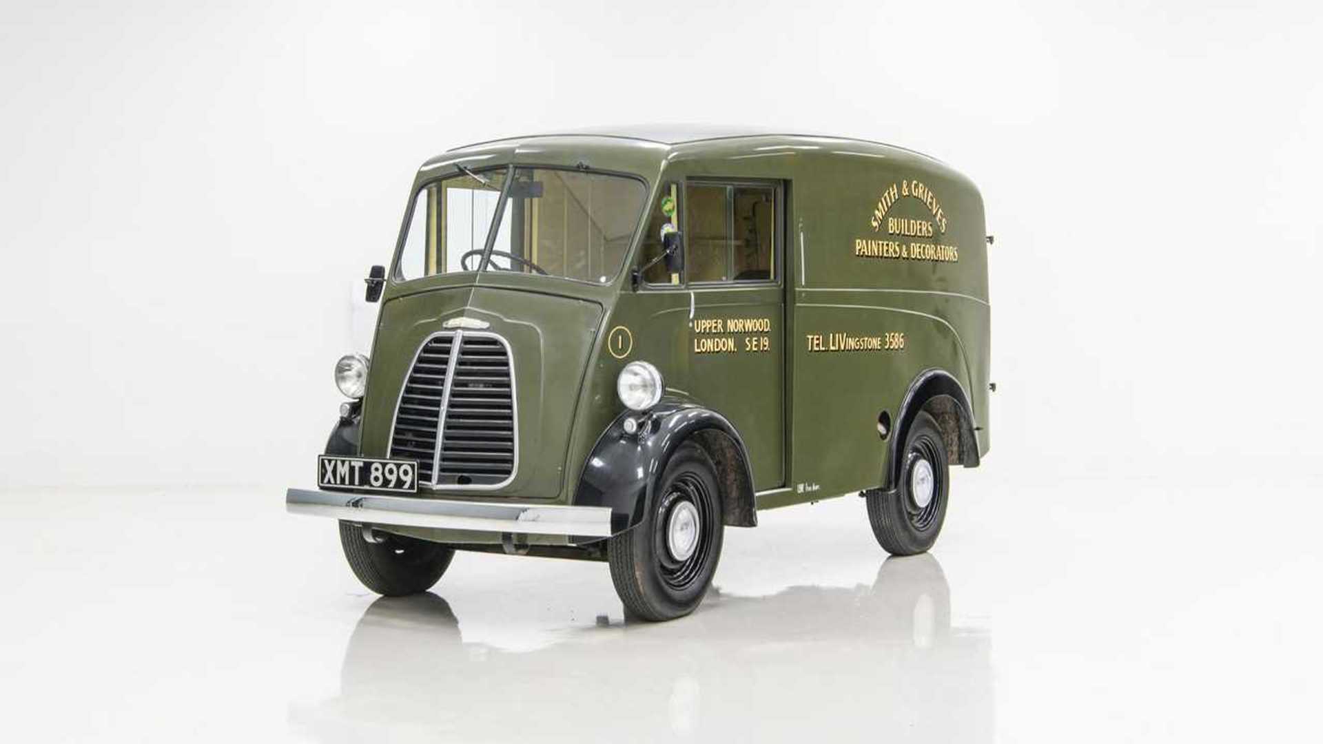Morris Commercial Introduces Sentimental Electric Morris JE Van