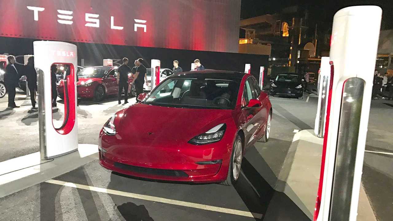 Tesla Model 3: Einstieg in Europa nun ab knapp 46.000 Euro