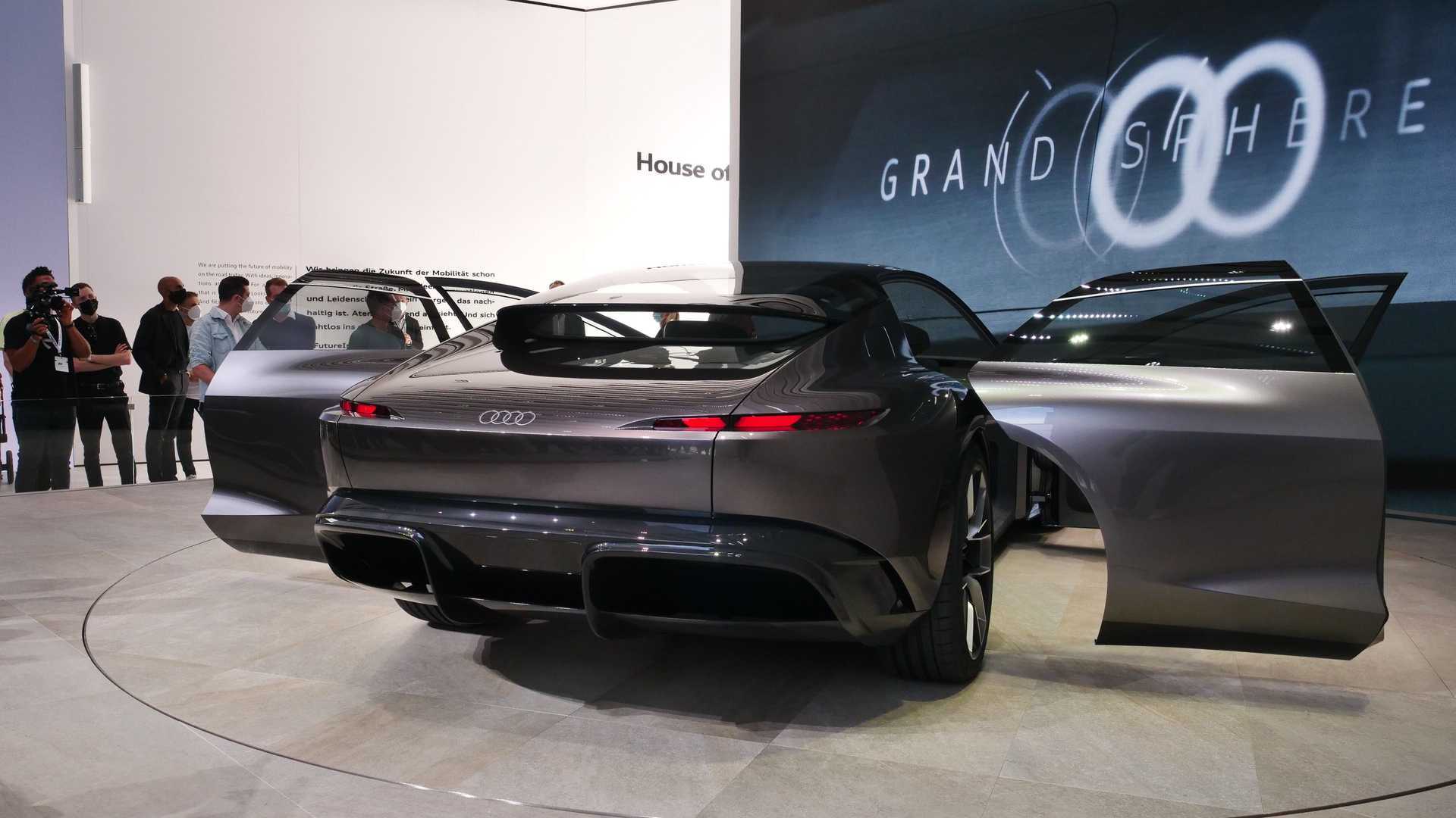 Audi grandsphere, interni, motore, elettrico, foto