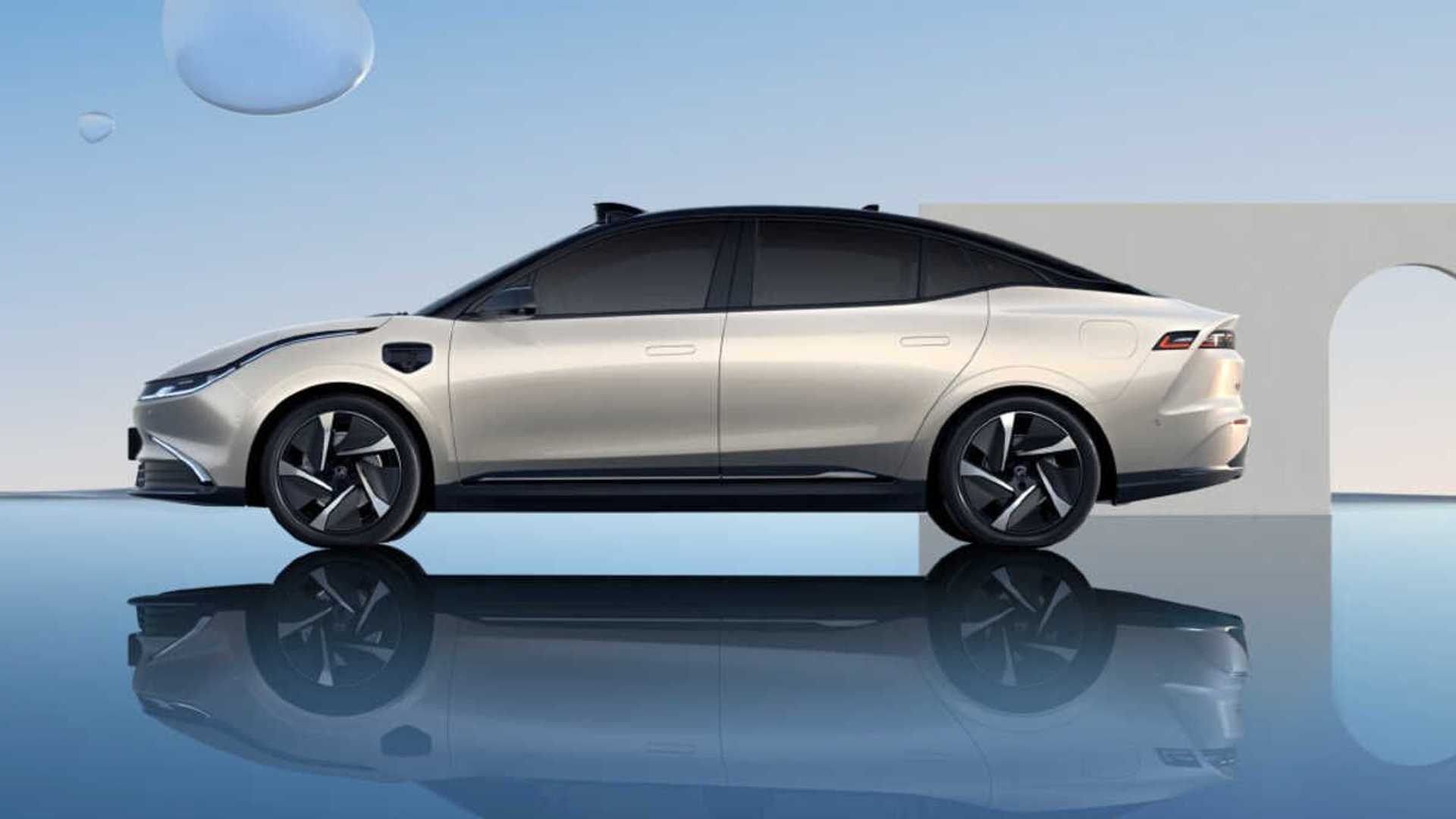 WM Motor Unveils M7 Sedan With Lidar And Interesting Design