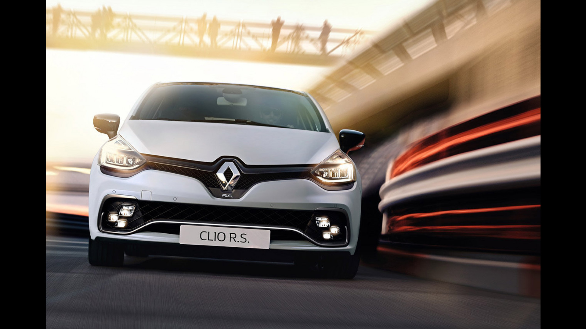 Renault Clio R.S. restyling, luci a LED a scarico Akrapovič