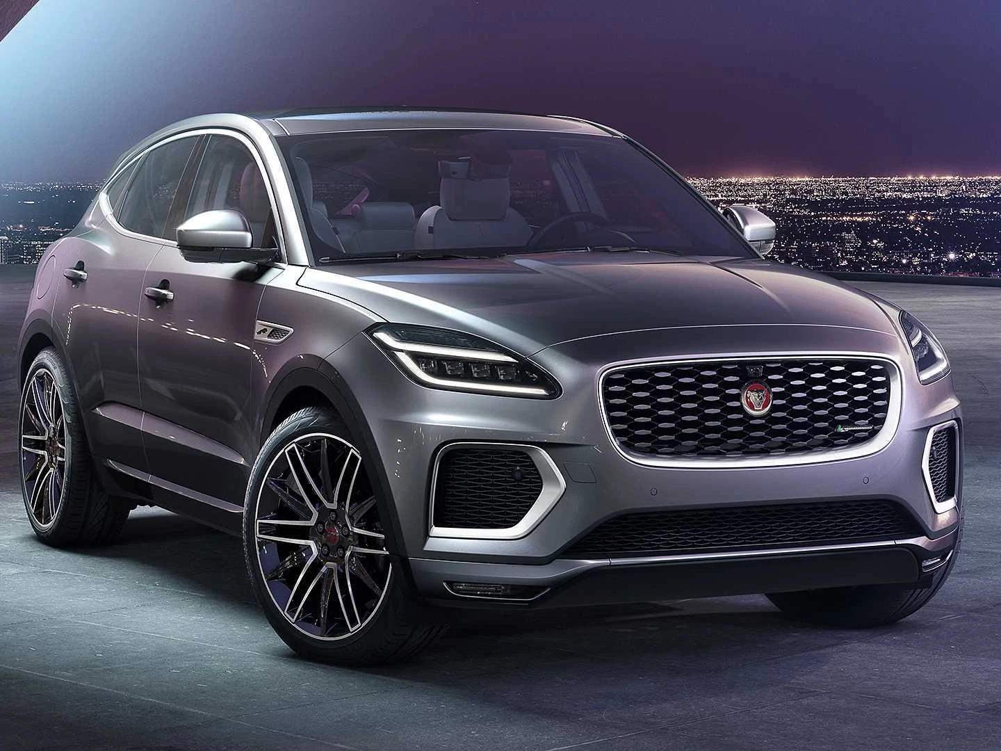 La Jaguar E Pace si rinnova dentro e poco fuori