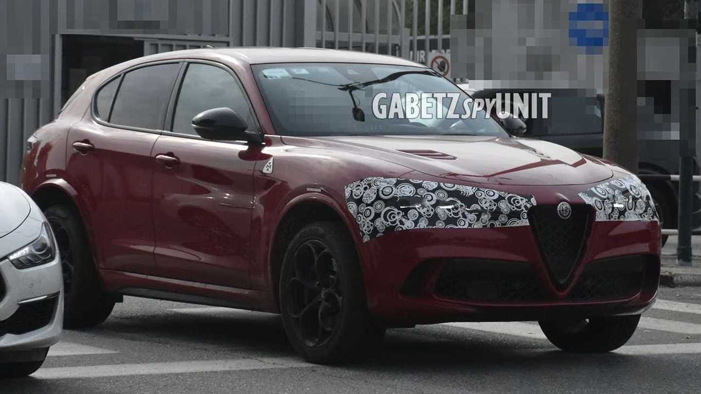 Alfa Romeo Stelvio Quadrifoglio, le foto spia del restyling