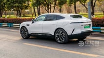 Avatr 11 Is 570-HP Electric SUV From China With Huawei Software And Motors