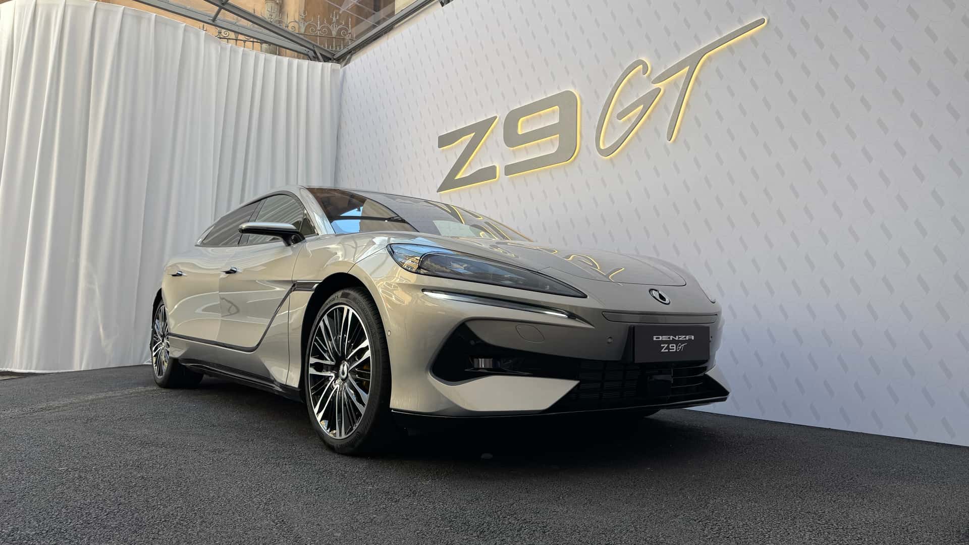 Denza, le rival chinois de BMW et Mercedes débarque en Europe