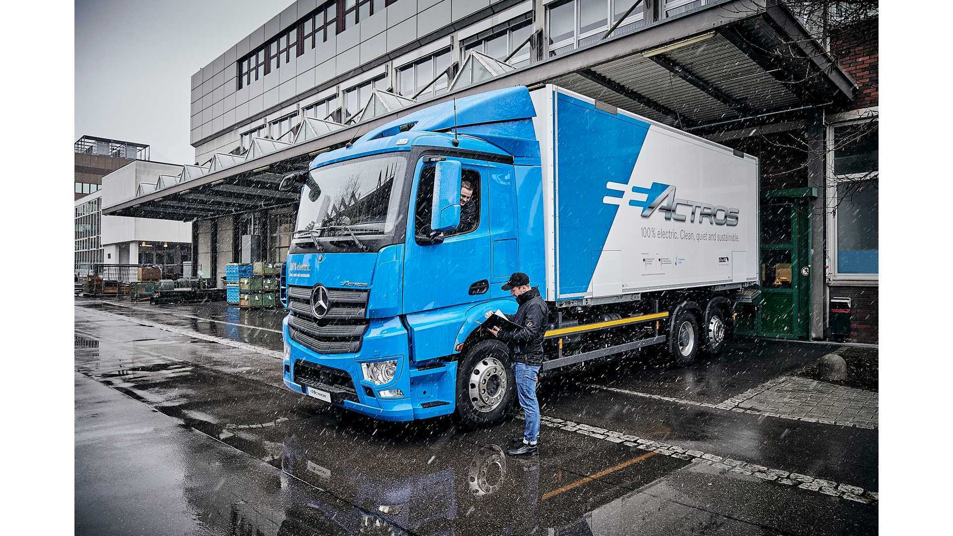 Mercedes-Benz Delivers First 10 eActros Electric Trucks