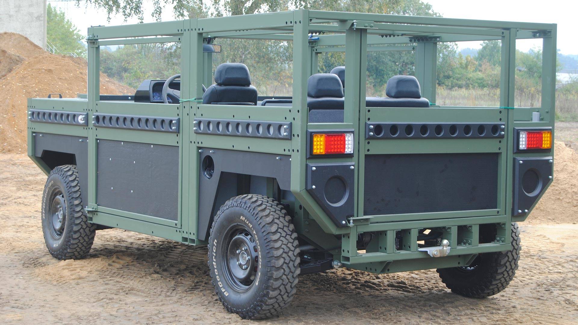 Partisan One: el único SUV del mundo cuadrado... e indestructible