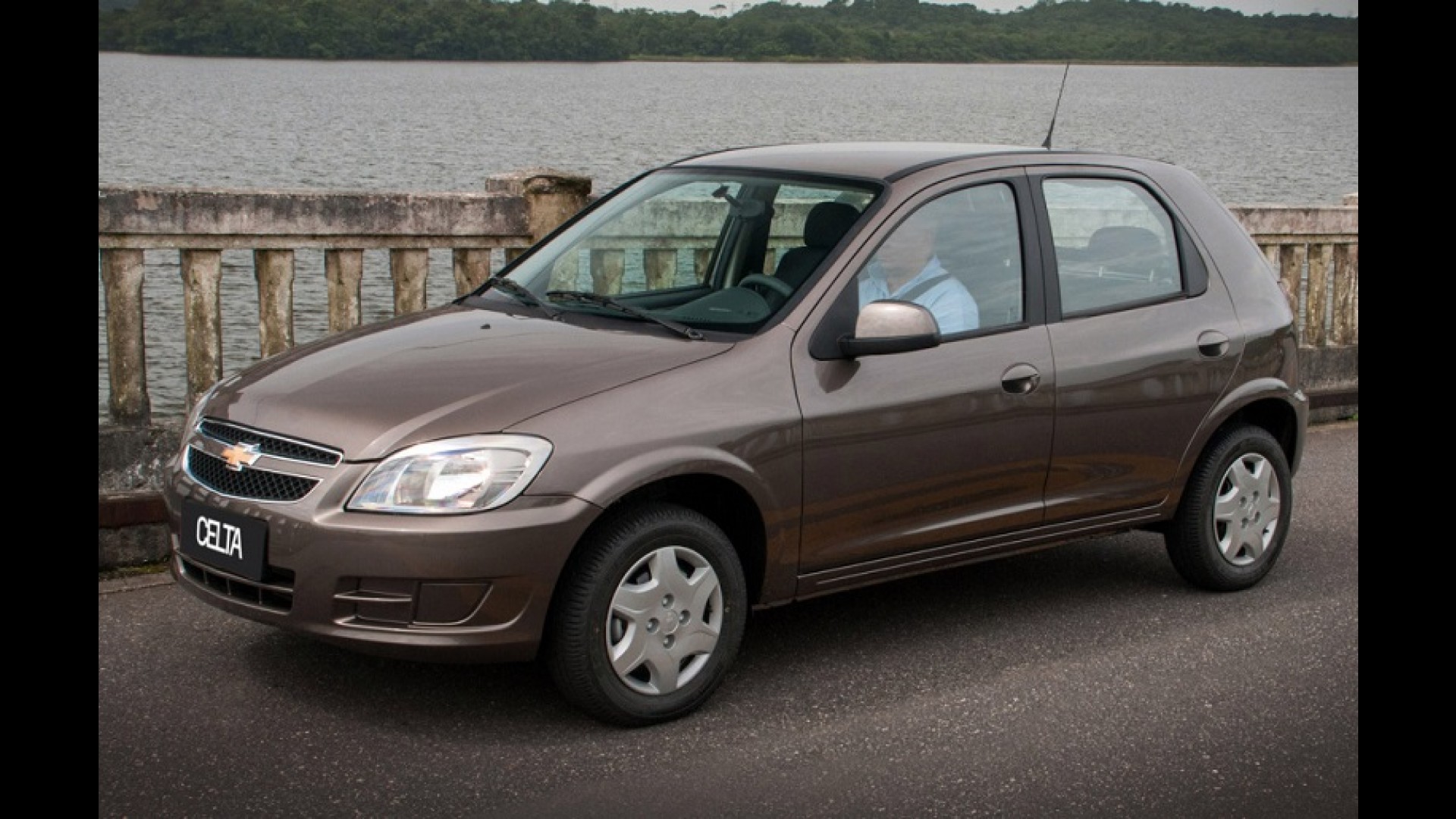 GM finalmente encerra produção do Celta; Classic sai de cena em 2016