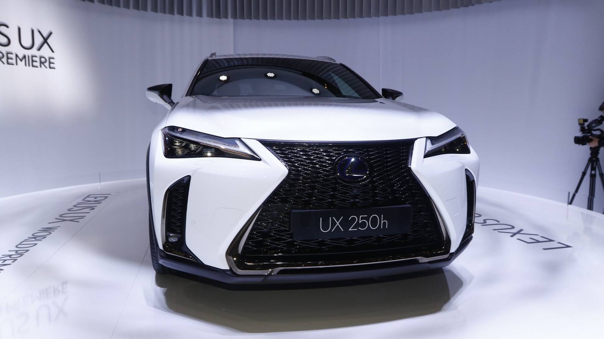 UX 2018 y RC 300h F Sport Black Edition, estrellas de Lexus en Ginebra