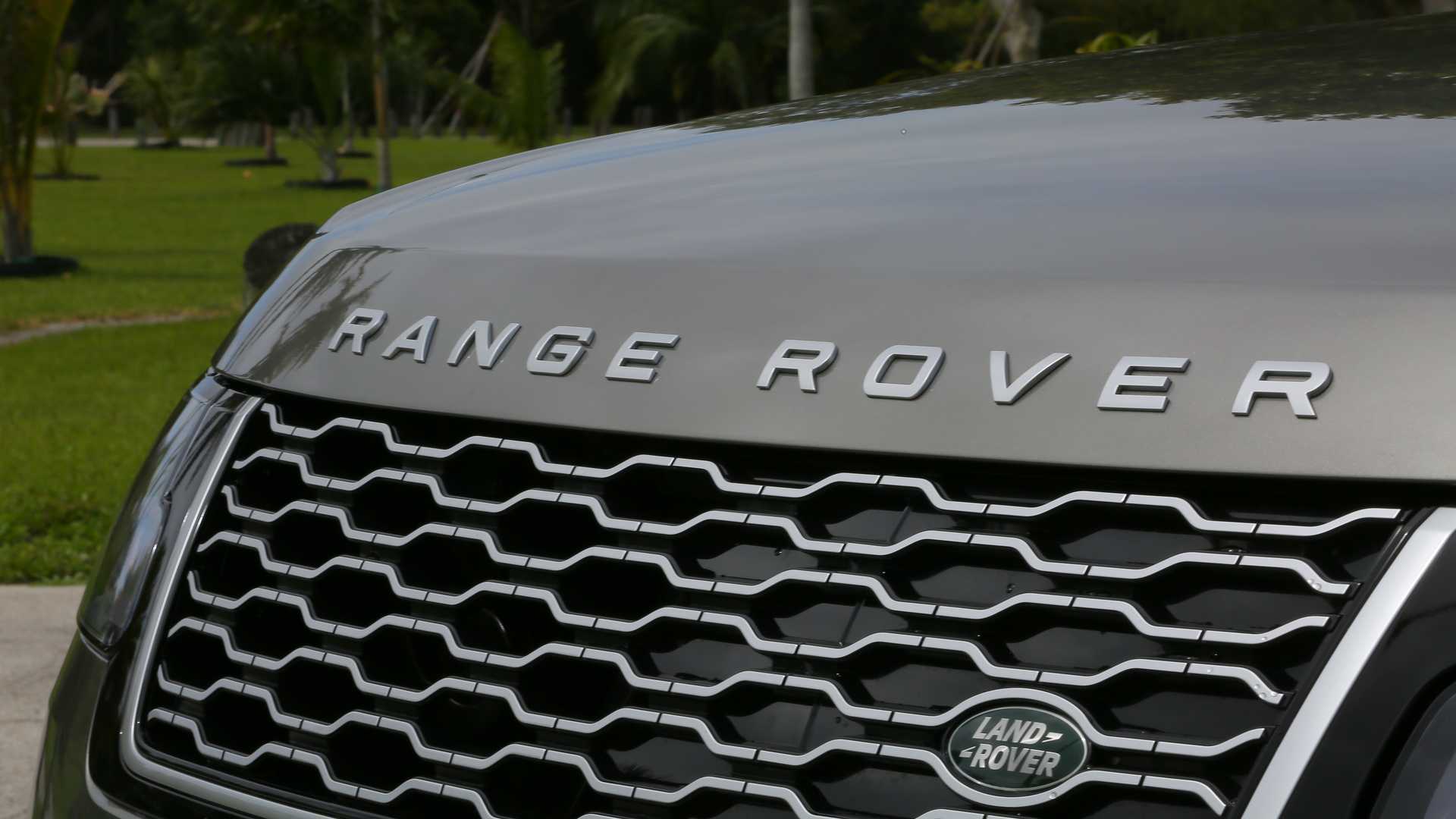 2020 Land Rover Range Rover HSE P400e: Pros And Cons