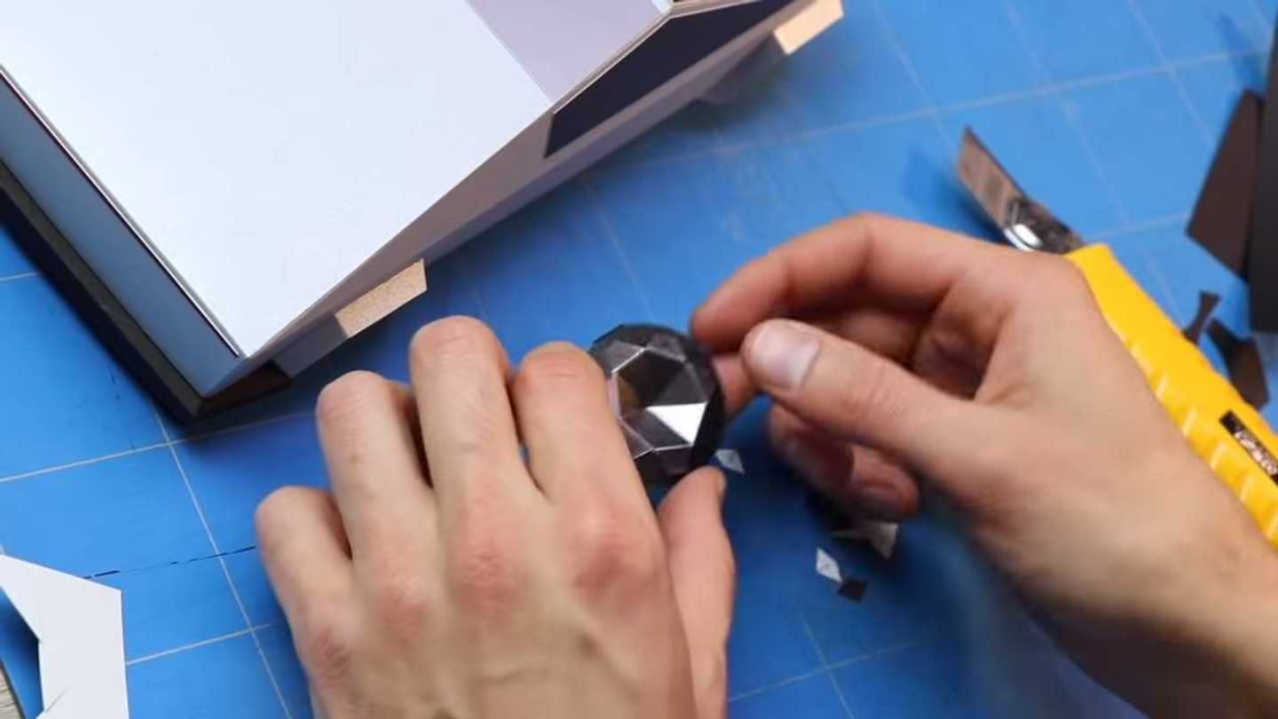 Artist Creates Perfect Tesla Cybertruck Paper Clone: You Can Do It Too