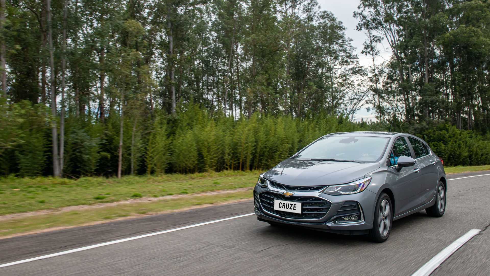Teste: Chevrolet Cruze Sport6 Premier 2020 resistirá ao novo Tracker?