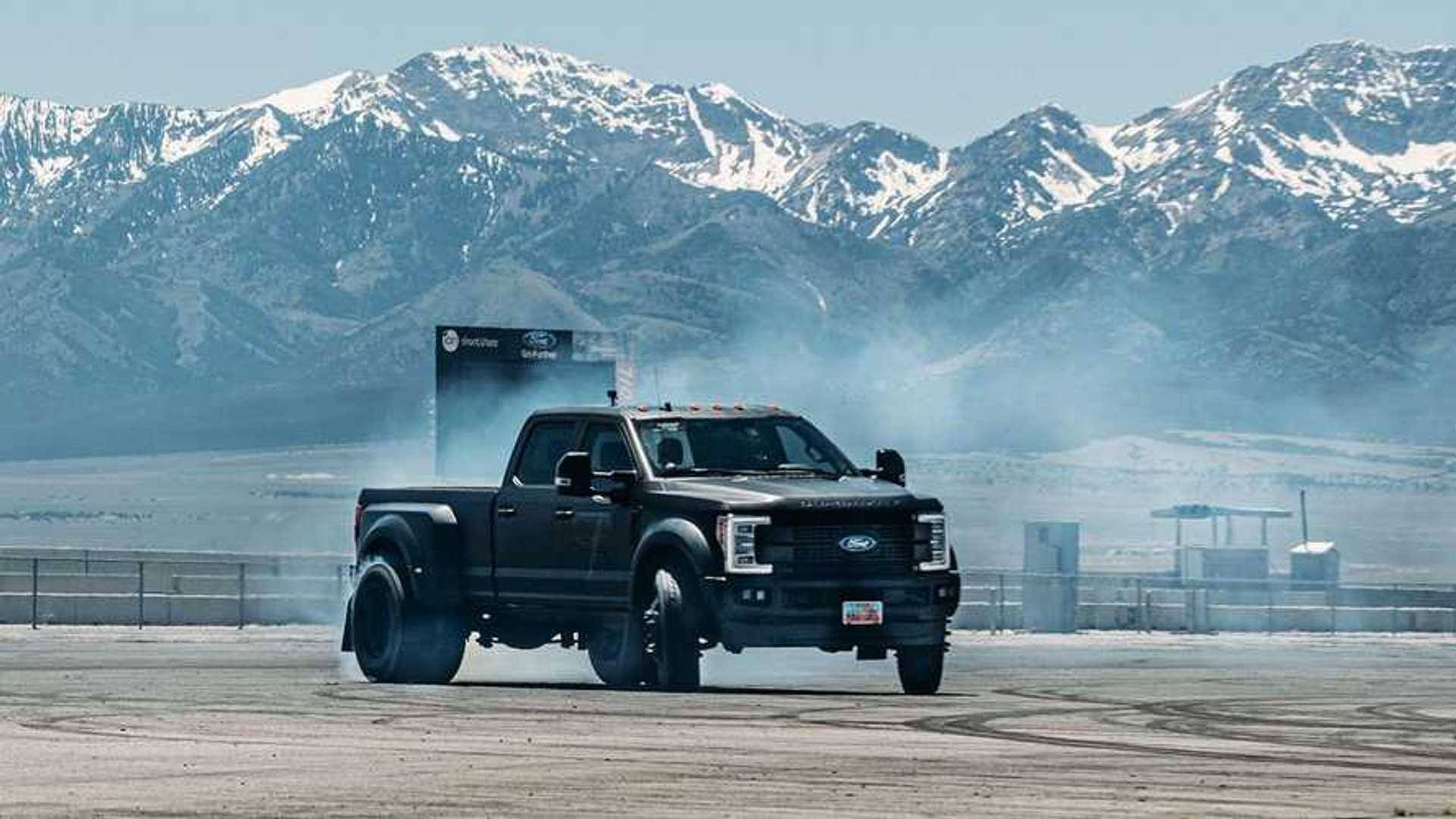 Ken Block Make Drifting A Ford F-450 Pickup [픽업트럭드리프트] : 클리앙