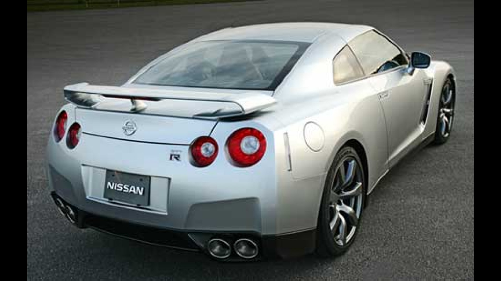 Nissan GT-R 2009 - Fotos oficiais da máquina V6 de 473 cavalos