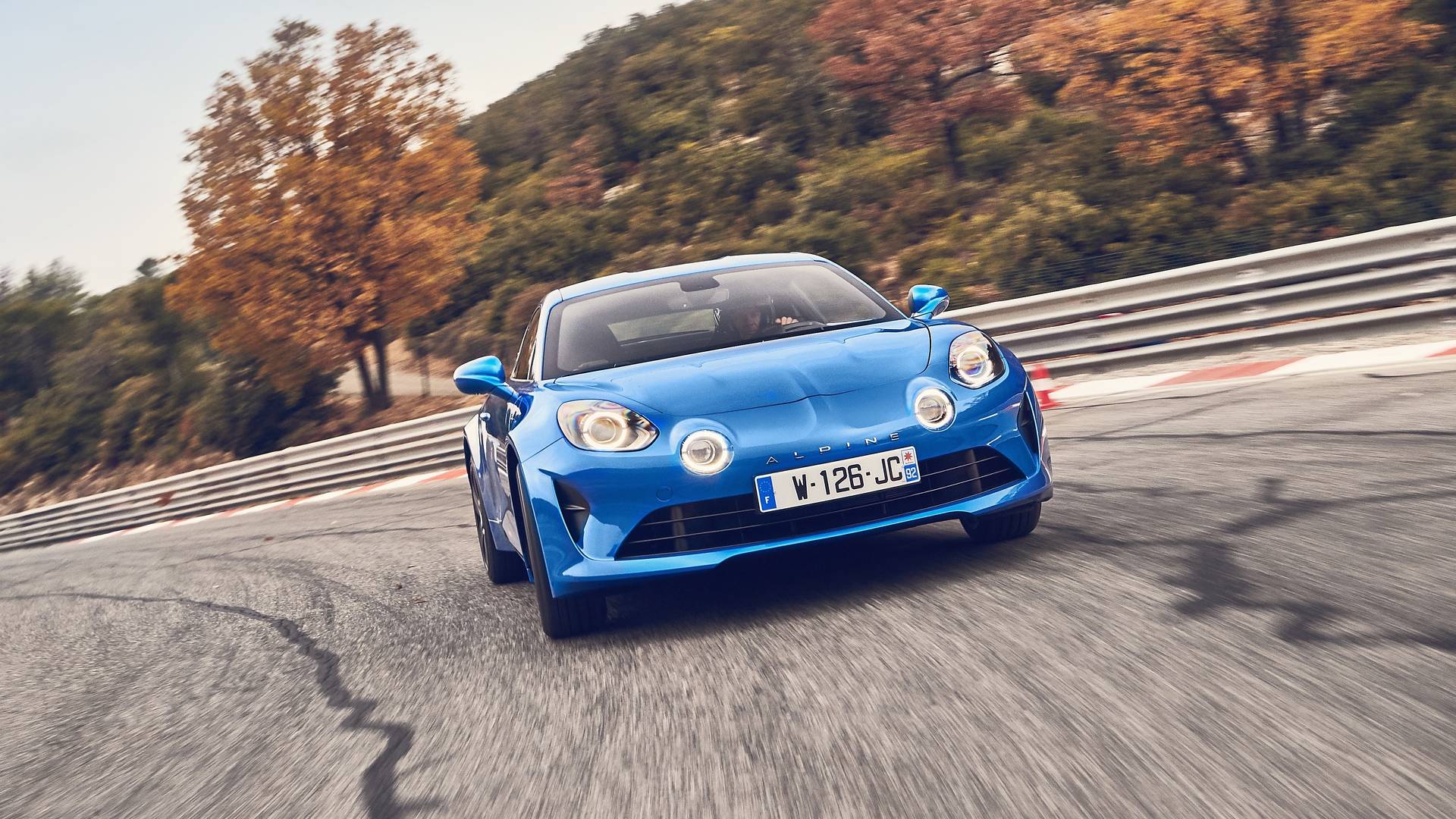 Alpine A110'un daha güçlü versiyonu 2019 Ekim'de mi geliyor?