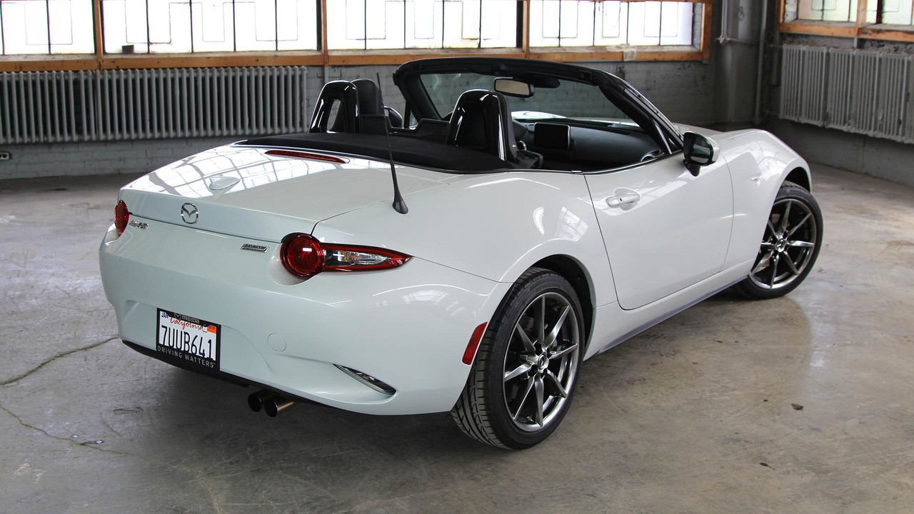 Fiat 124 Spider vs. Mazda MX-5 Miata: Sibling Rivalry