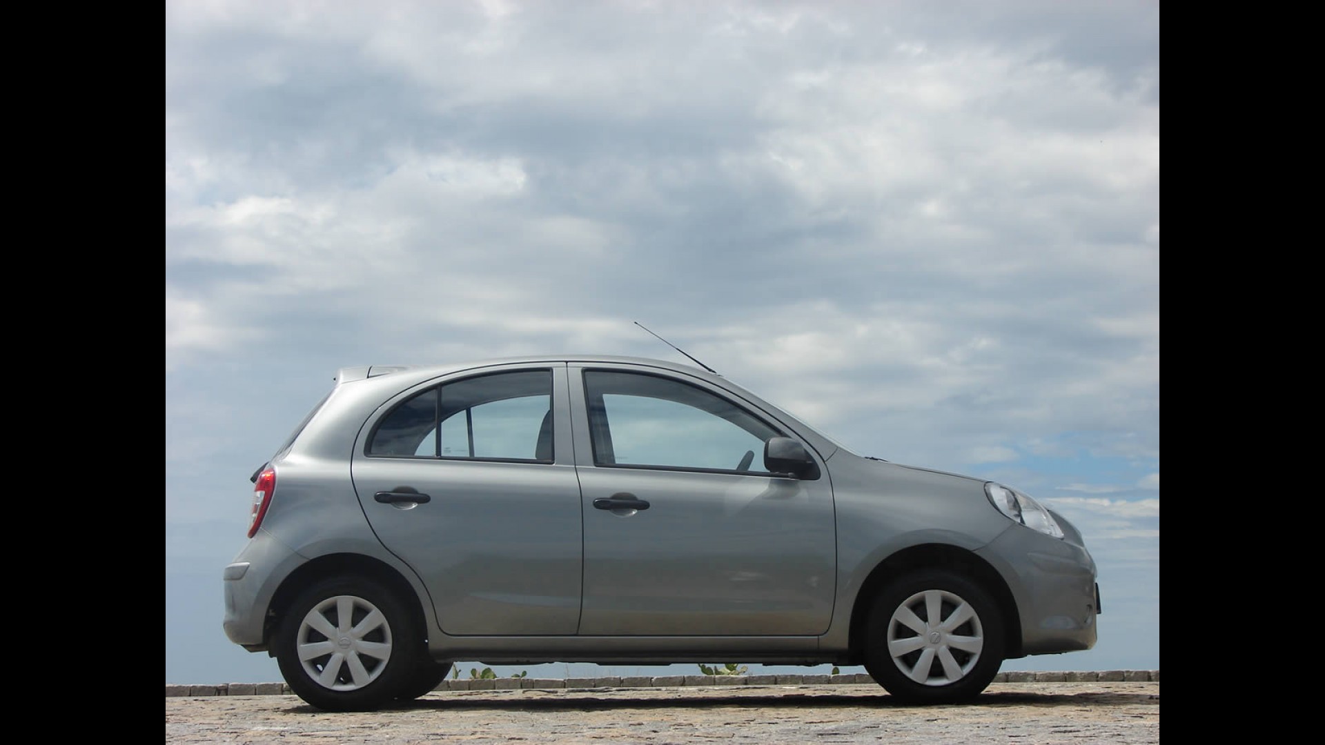 Avaliação - Nissan March 1.0 16V Flex 2011