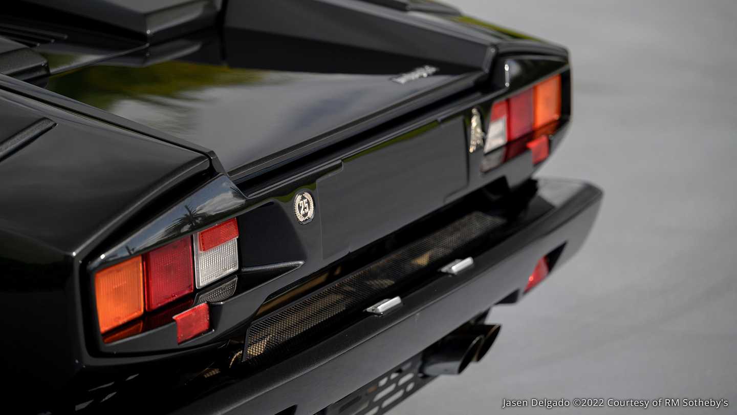 Dieser Lamborghini Countach ist ein 33 Jahre alter Neuwagen