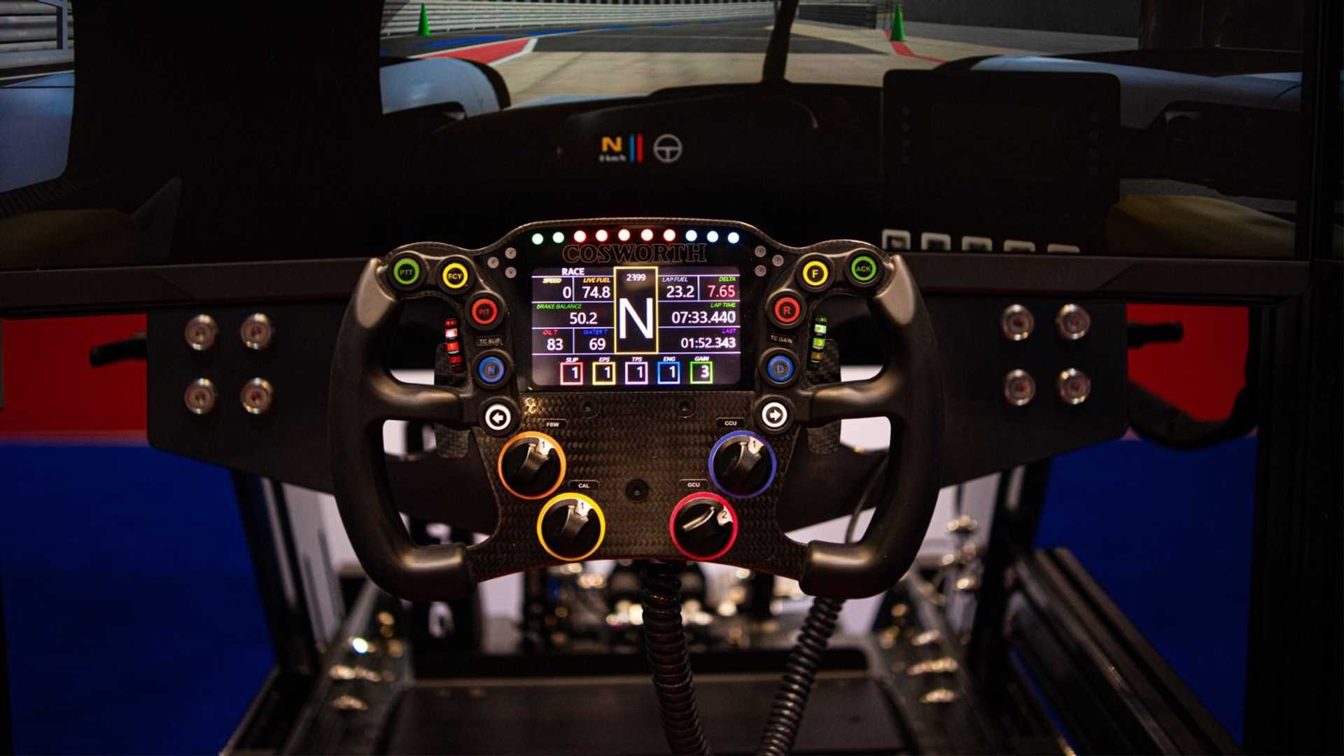 Cosworth conçoit un volant dédié au simracing