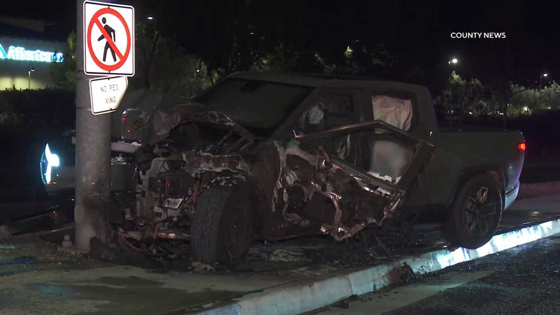 Check Out This Rivian R1T That Crashed Into A Pole: Fire Reported