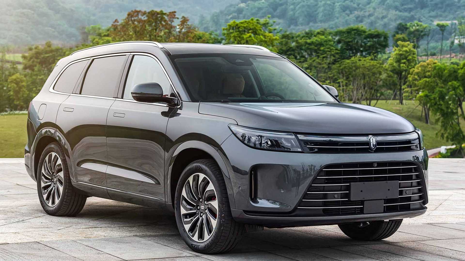 SUV elétrico de luxo Seres M7 terá entregas no Brasil em abril