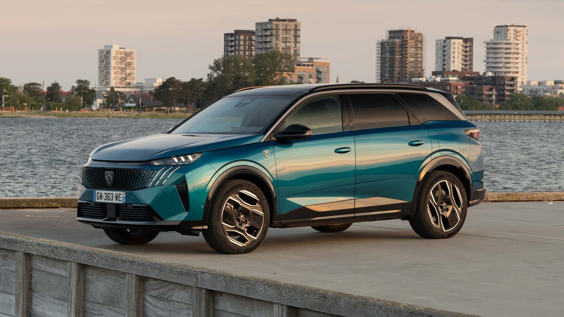 Peugeot 3008 und 5008 jetzt auch als Plug-in-Hybrid bestellbar