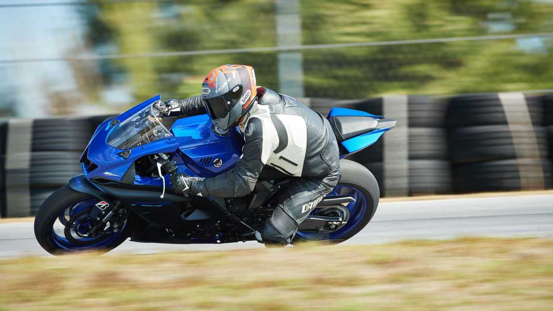 Ulasan Yamaha YZF-R7: Motor Supersport dengan Manuver yang Nyaman