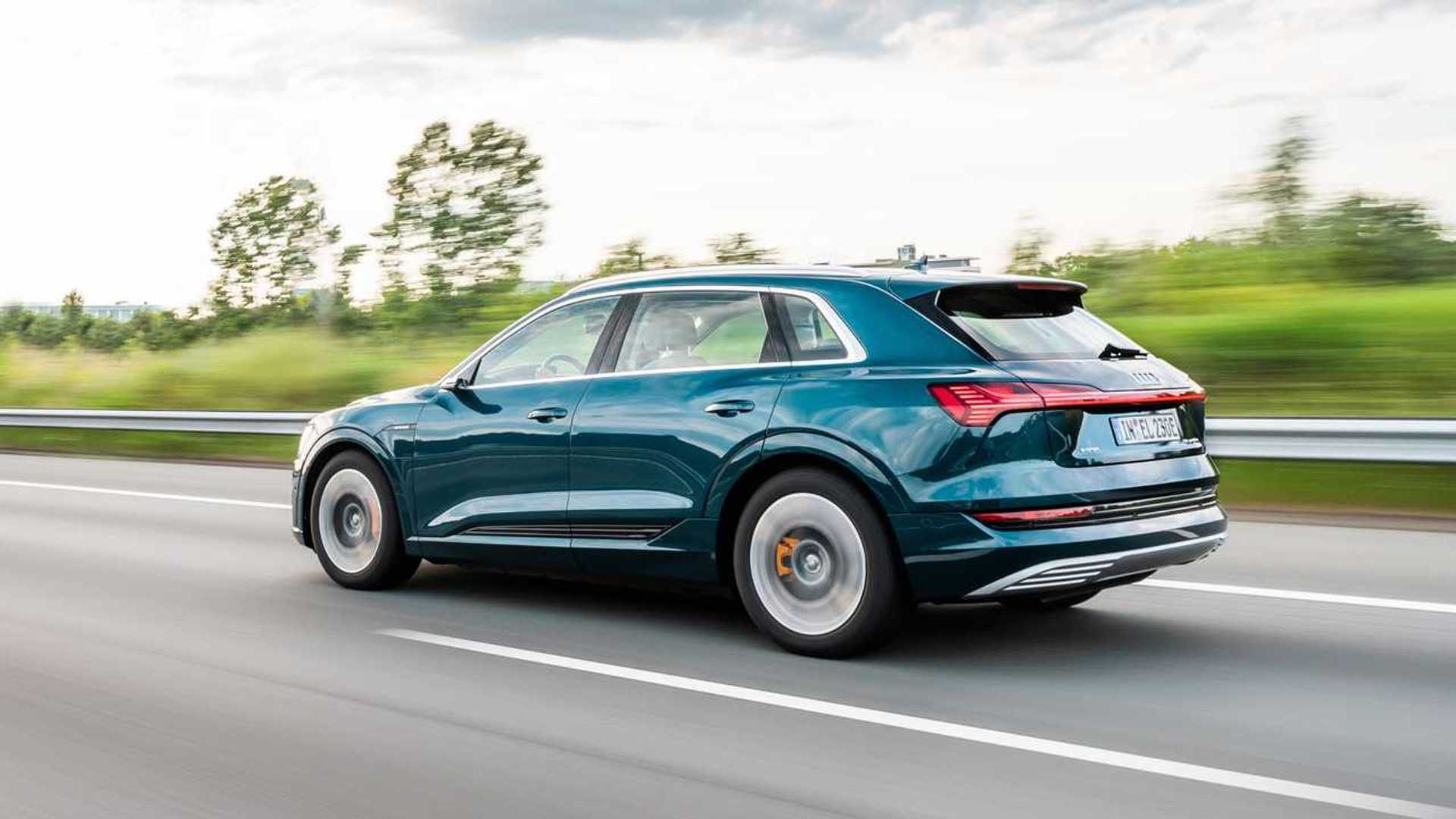 Audi e-tron, più autonomia con il nuovo powertrain