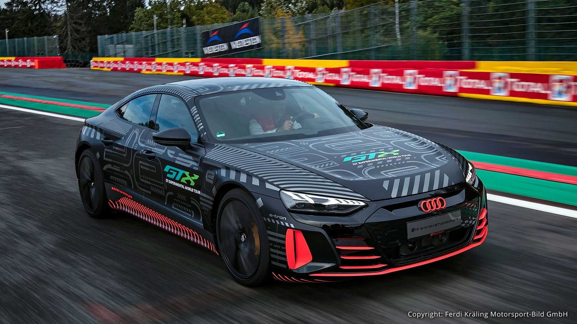 Audi RS e tron GT Prototyp 2020 auf neuen offiziellen Bildern