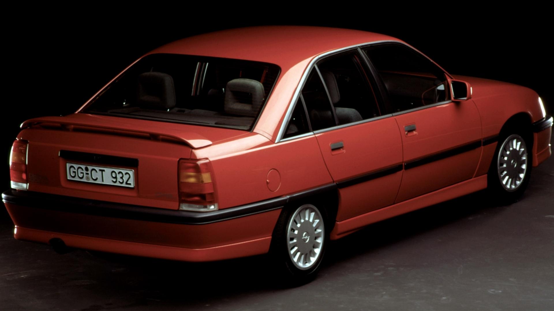 Opel Omega voltará ao mercado, mas em formato... SUV!