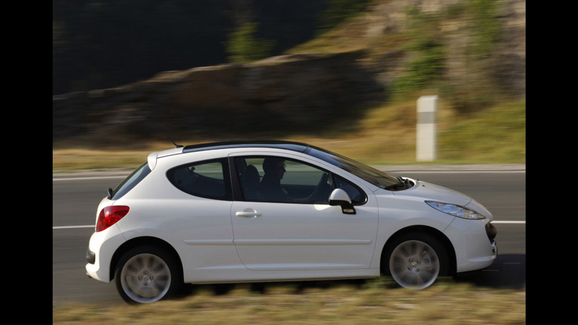 Peugeot 207 è Auto Europa 2007