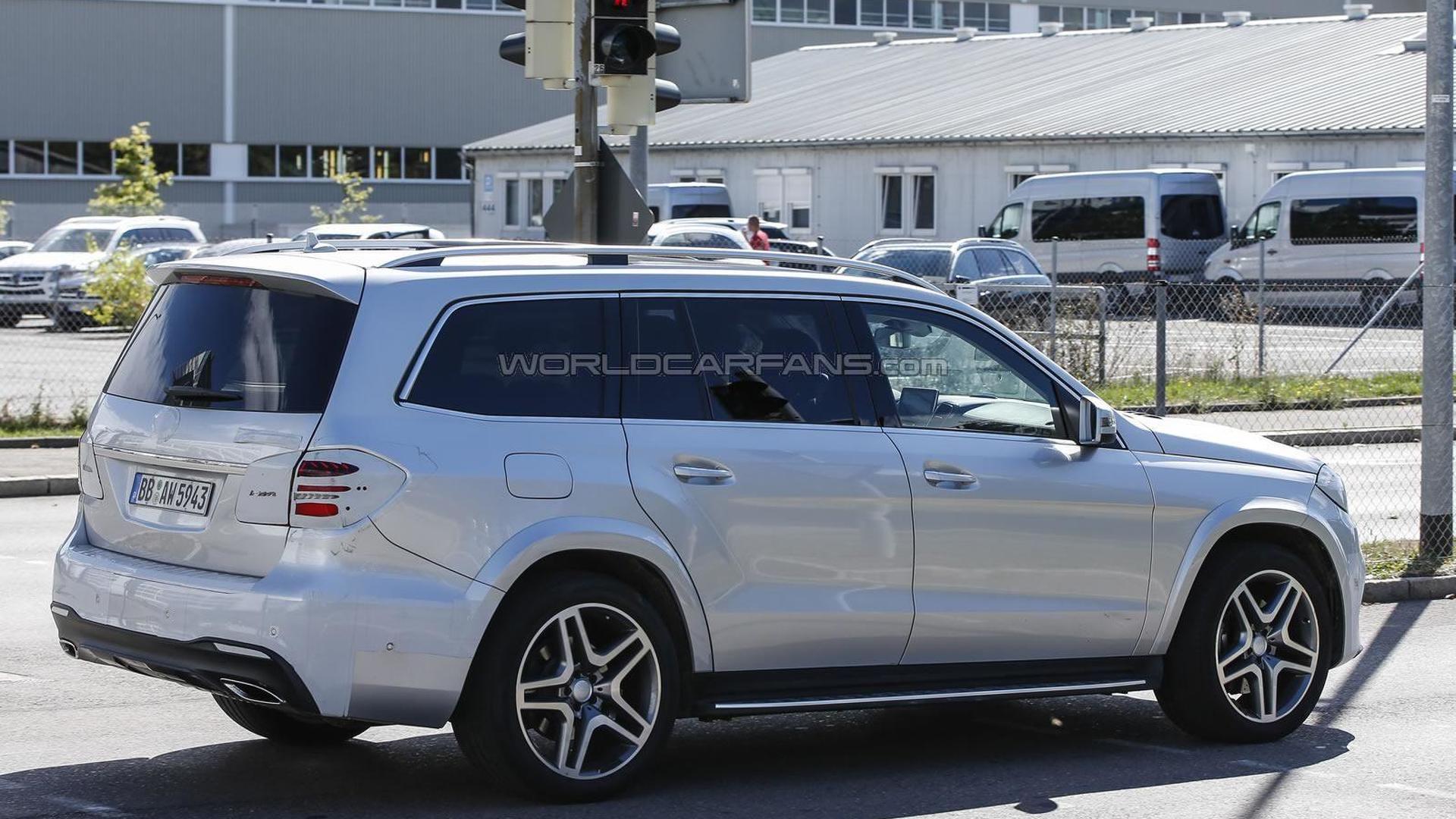 2016 Mercedes-Benz GLS (GL facelift) spied with very little mascara