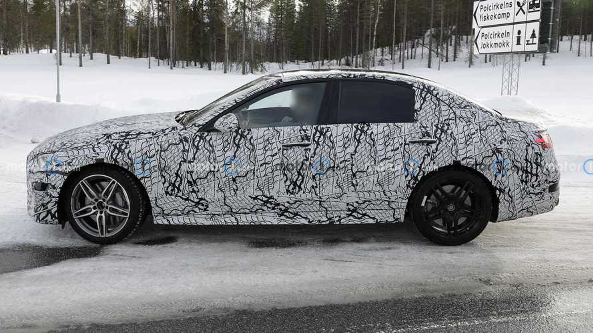 Mercedes-AMG C45 kış testlerinde yakalandı