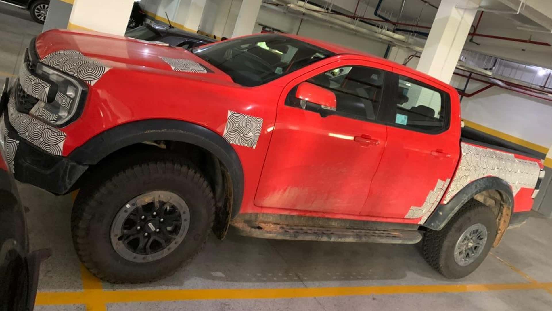 Flagra! Ford Ranger Raptor 2024 já roda em testes no Brasil