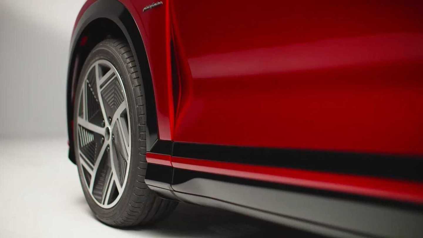 Foxconn desvela el Foxtron Model B, rival del Tesla Model Y