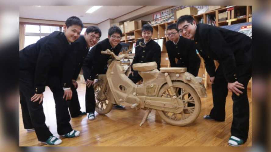 This Life-Size Honda Super Cub Is A 3D Cardboard Sculpture