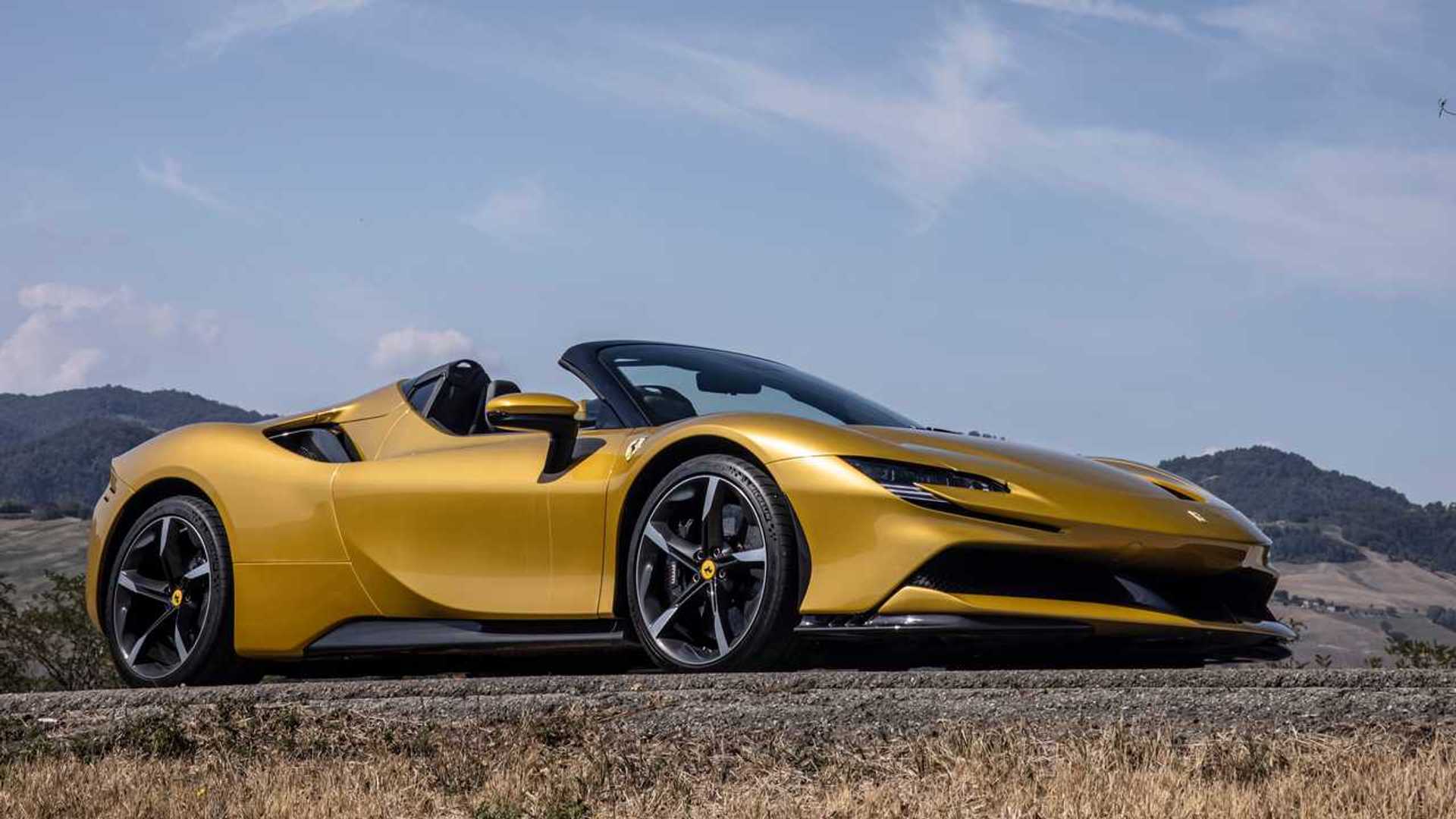 Já dirigimos Ferrari SF90 Spider: como anda o supercarro de R$ 8,4 milhões